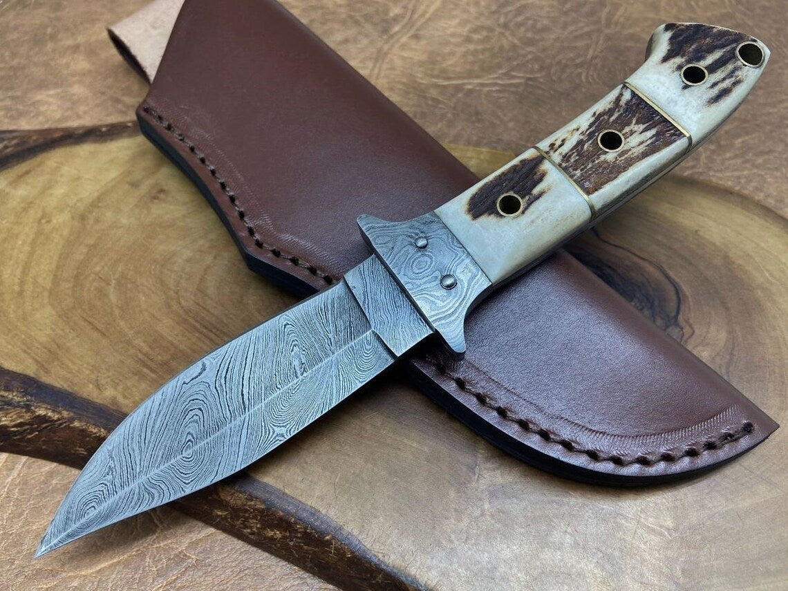 "Exquisite Custom Handmade Damascus Hunting Knife | Stag Horn Handle ...